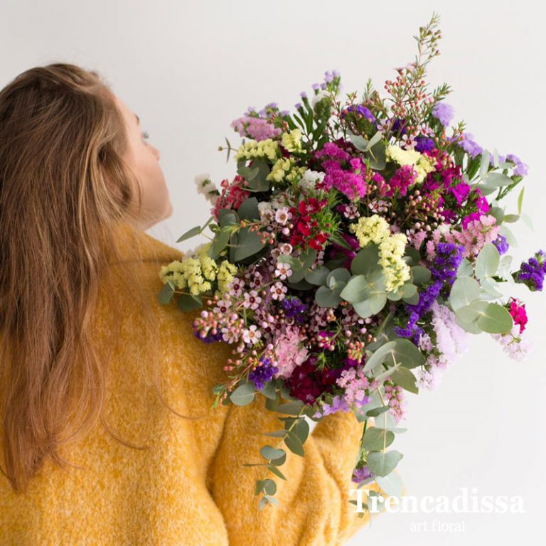 Ramo con tres ramas de algodón y eucalipto - Trencadissa Art floral