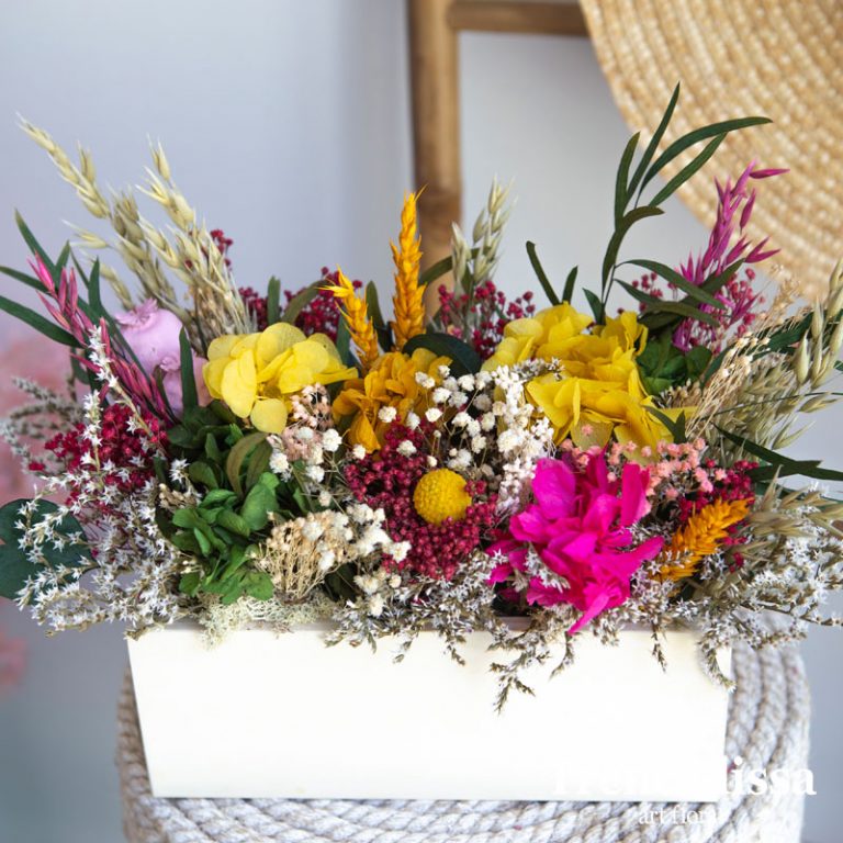 Caja de madera con flores preservadas -Trencadissa Art floral