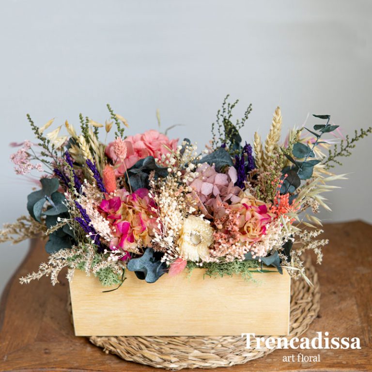 Caja de madera con flores preservadas -Trencadissa Art floral